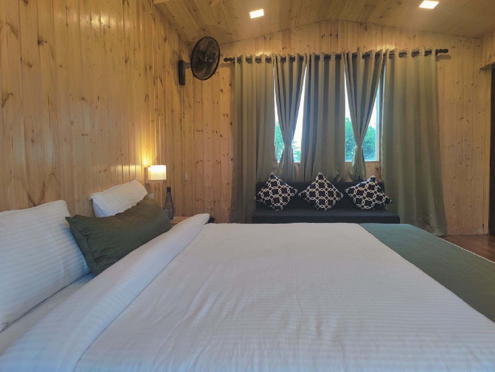 Best Cottage in Pangot, Resort in Bagar Talla, Nainital, Cottage Room in Bagar Talla, Luxury ...